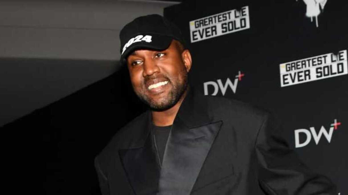 Is Kanye West being accused of sending ex-assistant ‘offensive' texts ... Is Kanye West being accused of sending ex-assistant ‘offensive' texts ...